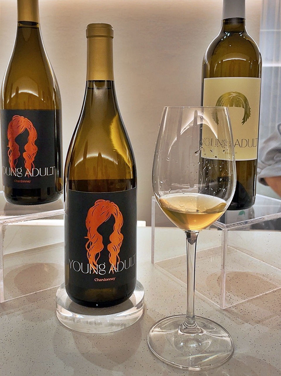 [도윤의 와인픽] 미국 캘리포니아, 영어덜트 에리카 샤도네이(YOUNG ADULT Erica Chardonnay) 2015